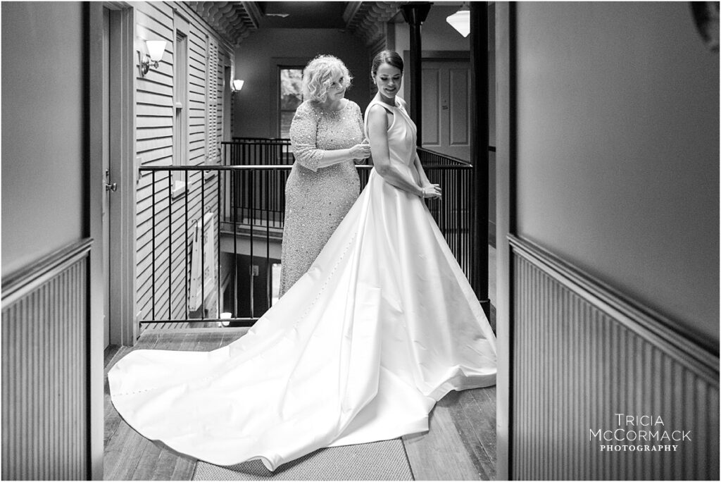 LUCY AND CONNOR'S MASS MoCA WEDDING - Tricia McCormack Photography