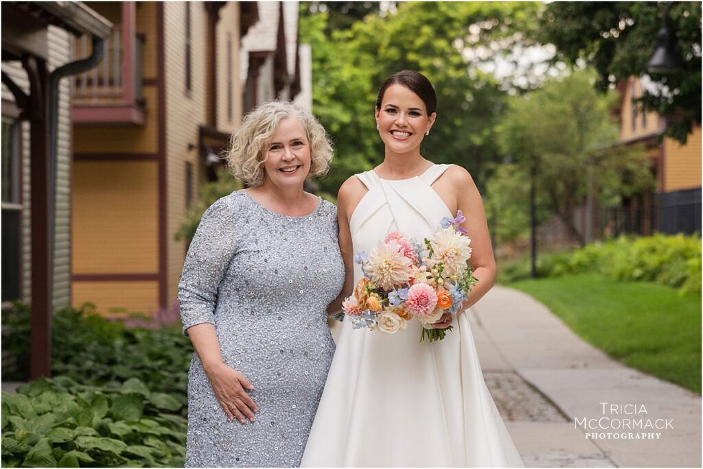 LUCY AND CONNOR'S MASS MoCA WEDDING - Tricia McCormack Photography